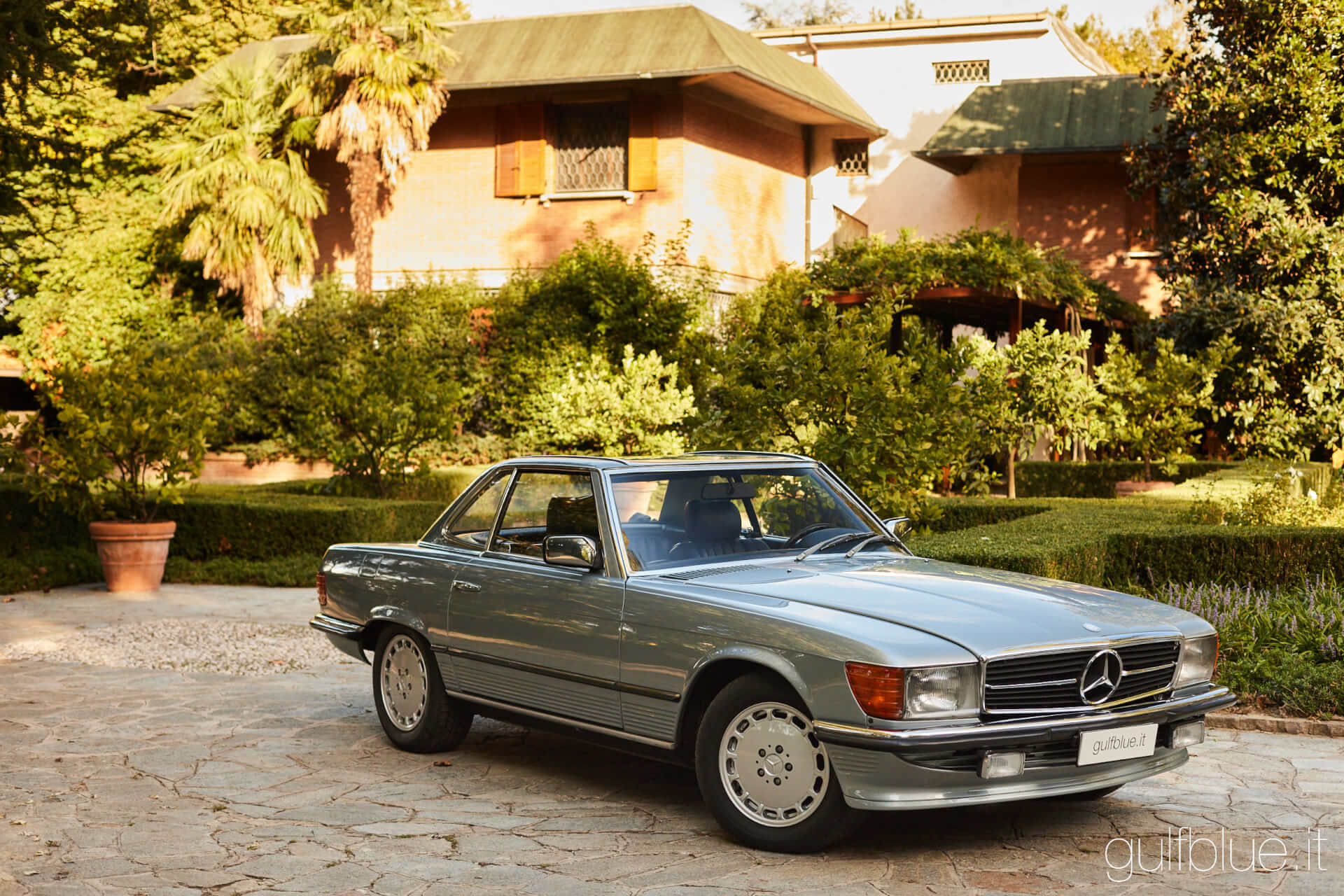 Mercedes Benz 500 SL, diamond blue metallic, 1988 | Agorauto